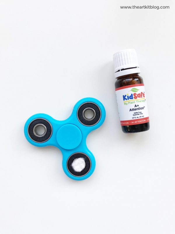 How to Use Essential Oils with Fidget Spinners - The Art Kit