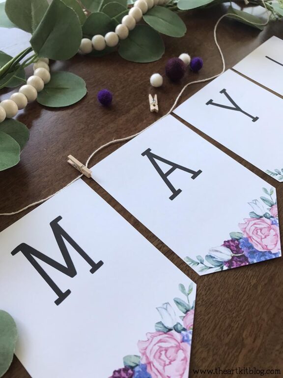 May Banner with Flowers {FREE PRINTABLE!} - The Art Kit