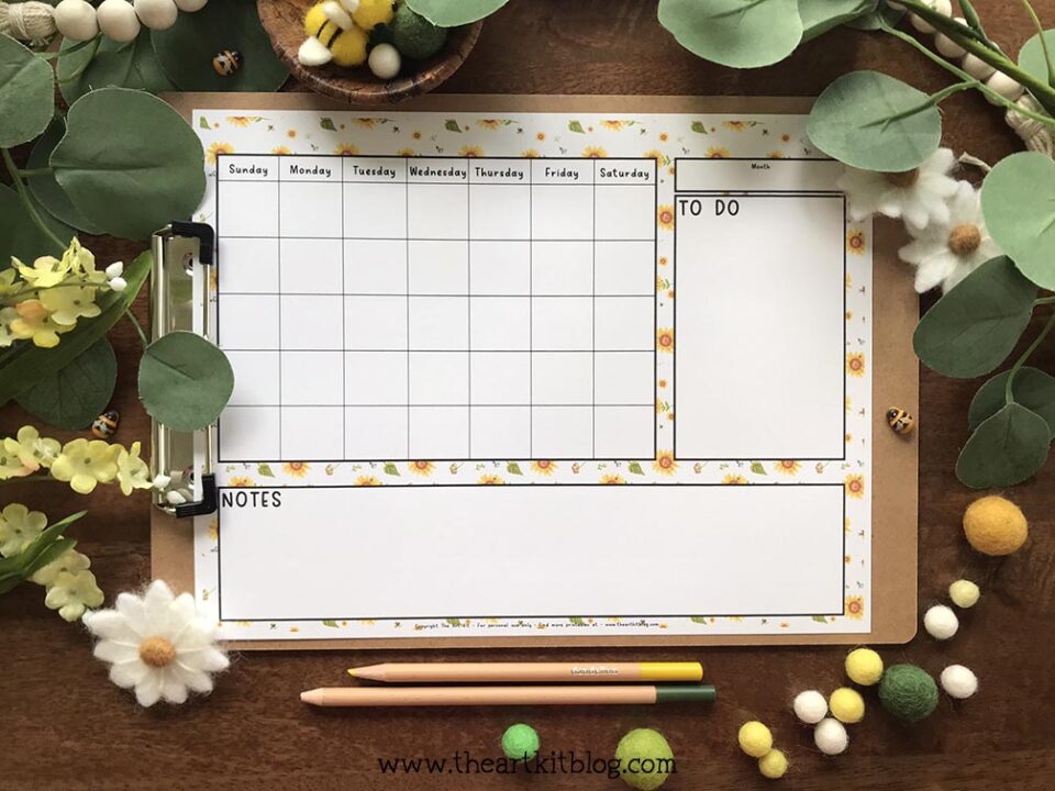 Blank Undated Monthly Calendar - Sunflowers and Bees {FREE PRINTABLE ...