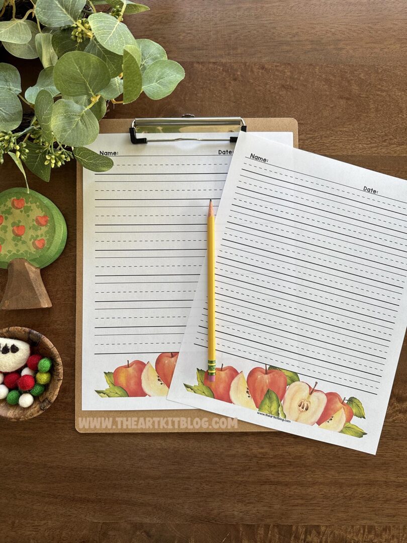 Apples Lined Paper for Notebooking (FREE PRINTABLE!) - The Art Kit