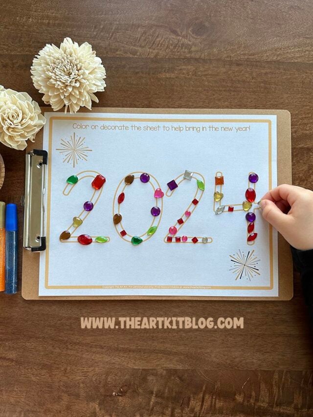 Simple New Year's Craft for Kids {Free Printable} - The Art Kit
