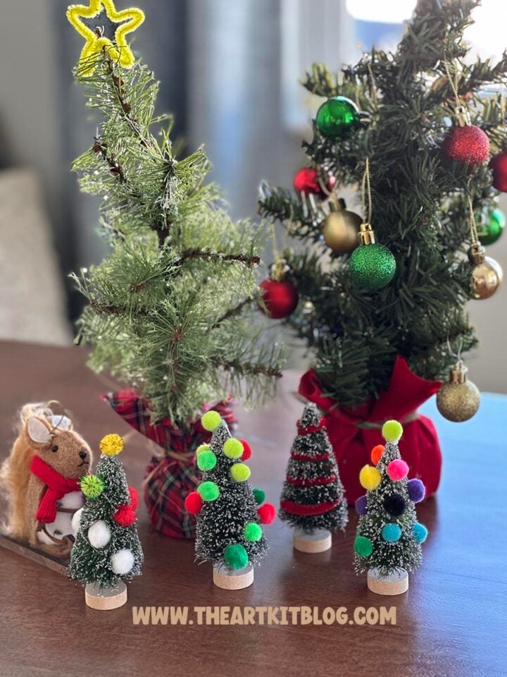 Cute! DIY Pom Pom Christmas Tree Craft - The Art Kit
