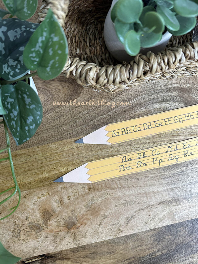 Cute! Alphabet Desk Strips FREE Printable: Print and Cursive - The Art Kit