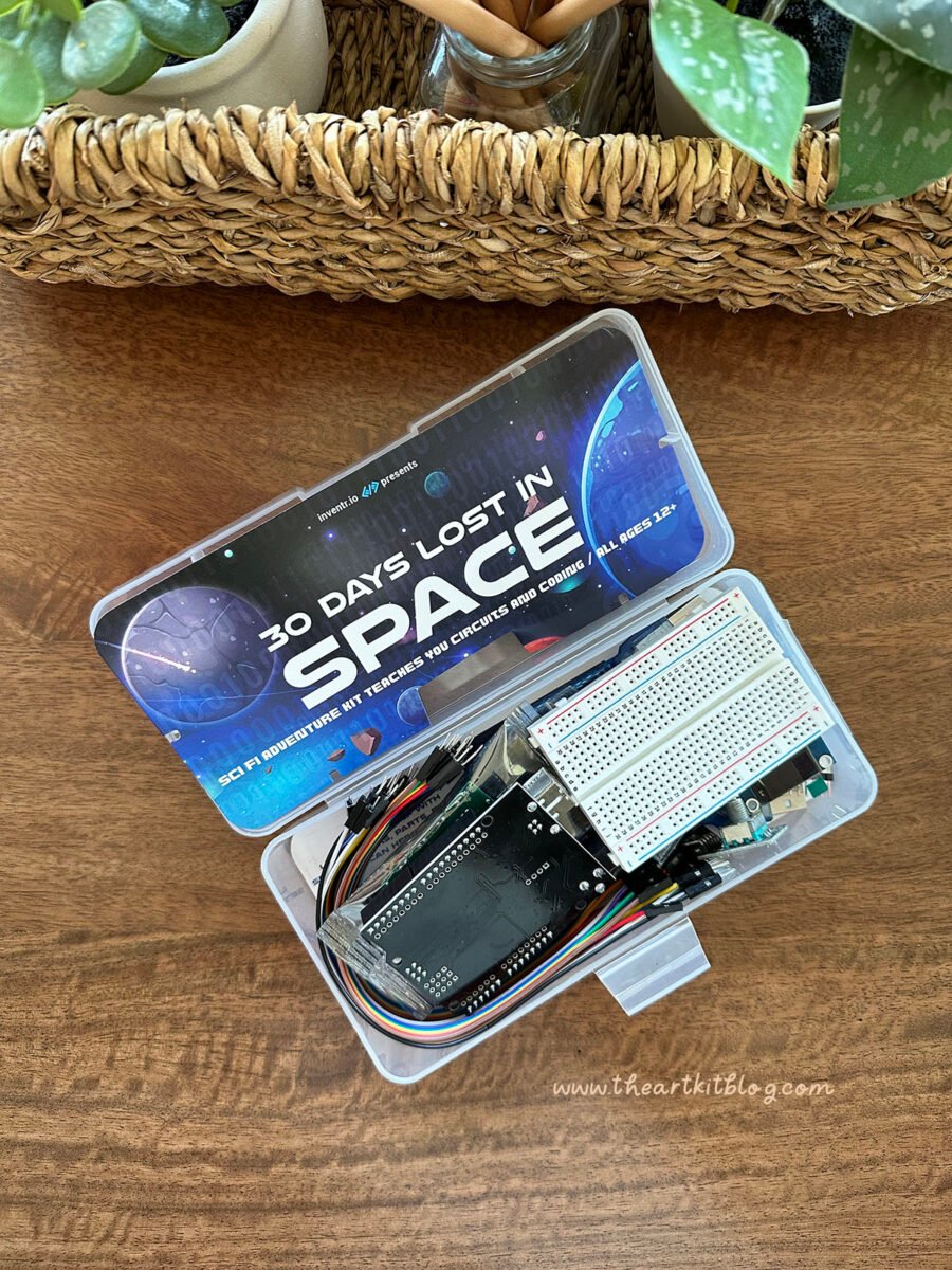 30 Days Lost in Space: STEM Kit Review! - The Art Kit