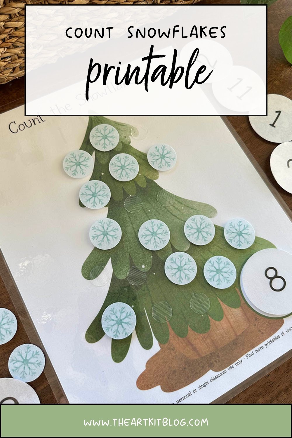 Snowflake Counting {FREE PRINTABLE for Kids!} - The Art Kit