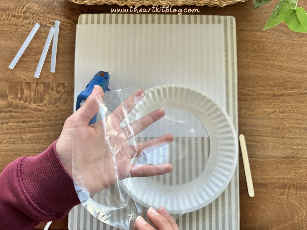 How to Make a Paper Plate Aquarium Craft (Free Printable Template for ...
