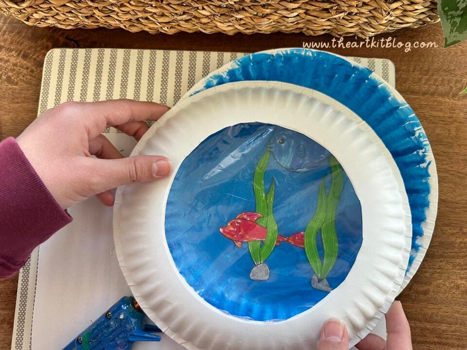 How to Make a Paper Plate Aquarium Craft (Free Printable Template for ...