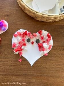 Cute Jumbo Heart Puppets Paper Craft {With Free Printable Template ...