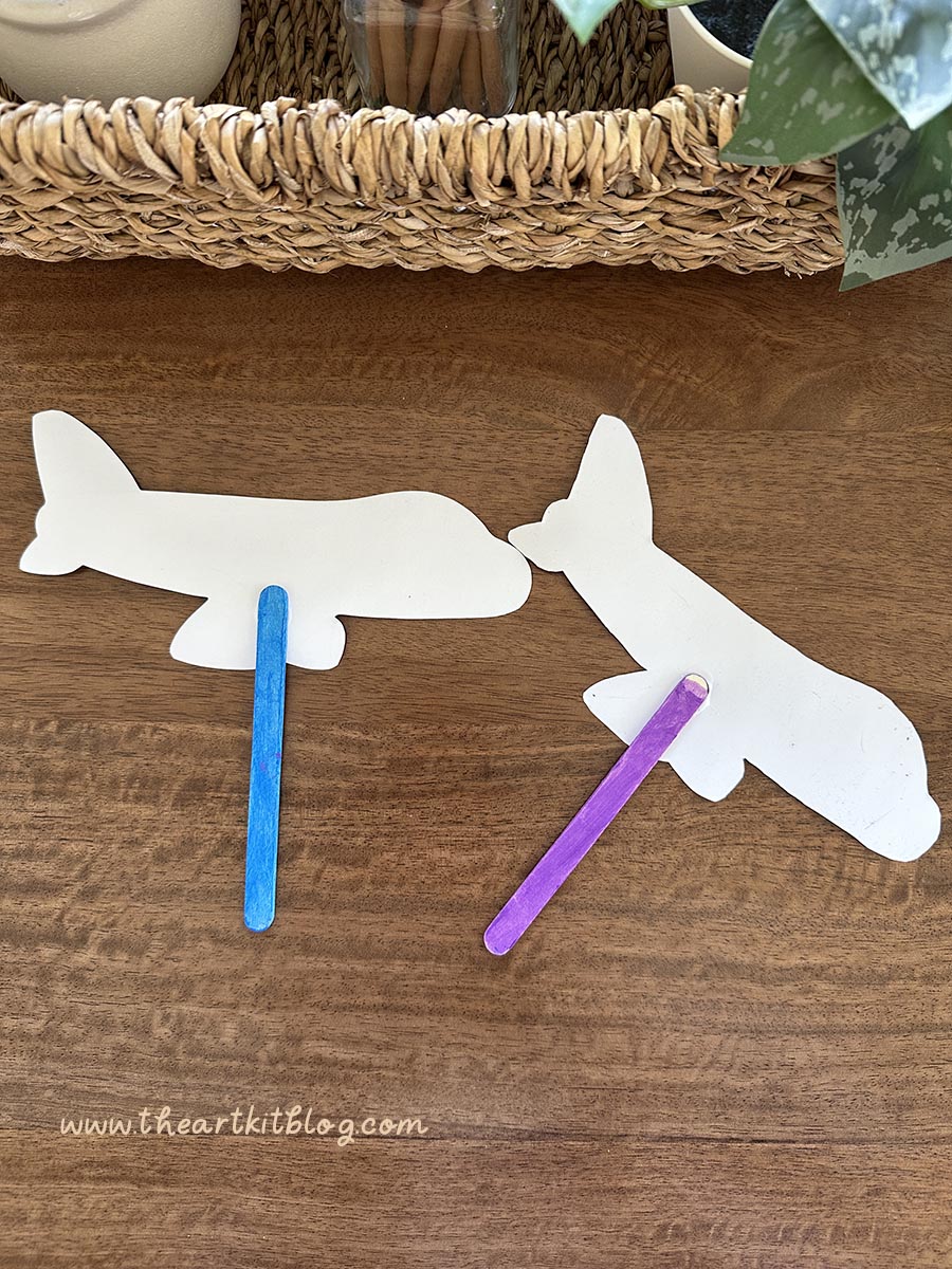 Airplane Popsicle Stick Paper Craft {Free Printable} - The Art Kit