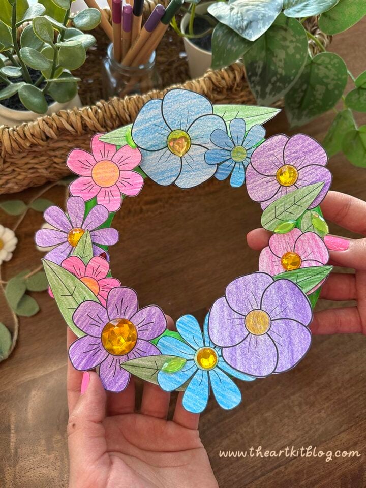 Paper Plate Craft: Flower Wreath (Free Printable) - The Art Kit