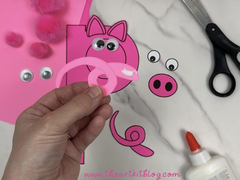 P is for Pig Paper Craft: Free Printable - The Art Kit