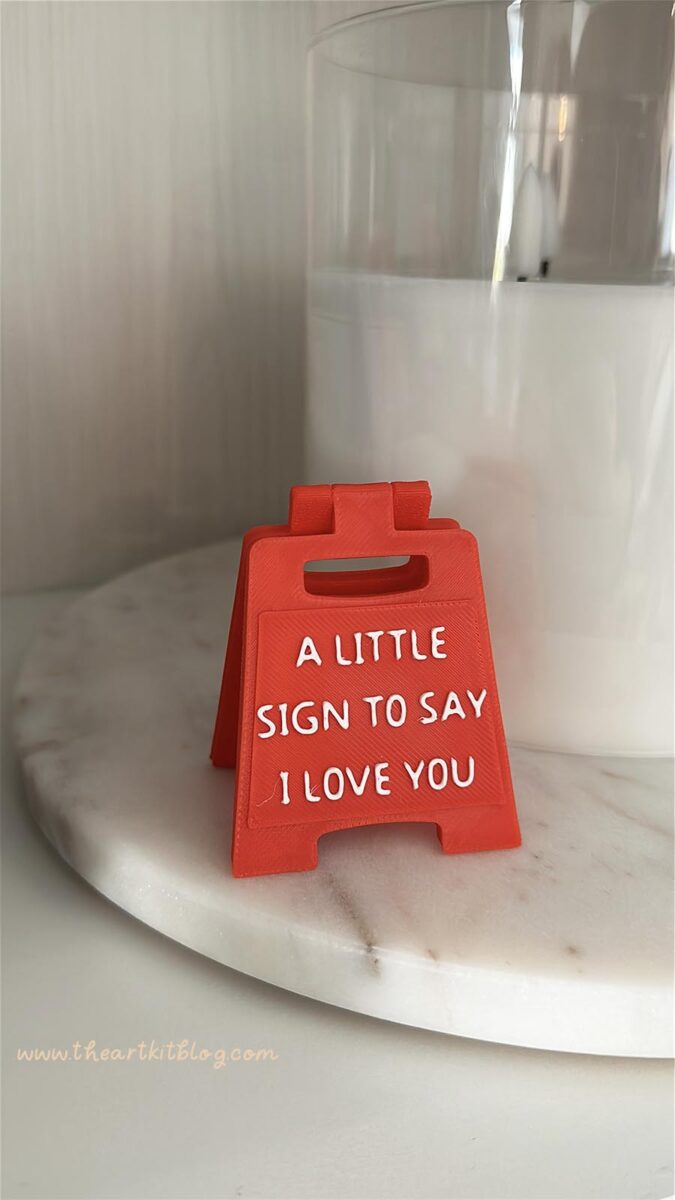 A Little Sign to Say “I Love You”: A Simple Decorative Gift Idea - The ...