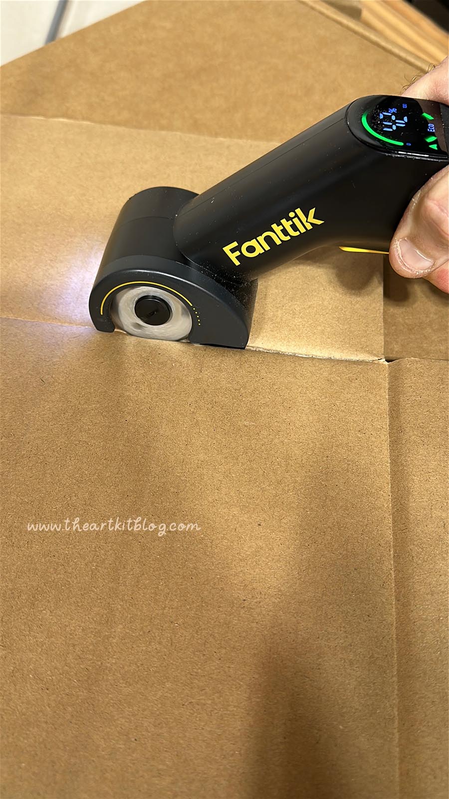 Fanttik C10 Pro Electric Cardboard Cutter Review: Faster, Cleaner Cuts ...